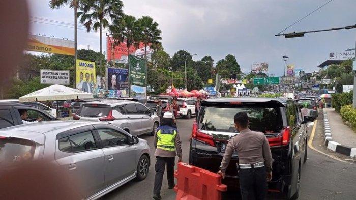 Terjebak Macet Berjam-jam saat ke Puncak Bogor, Wisatawan Nyerah dan Putar Balik ke Jakarta ...