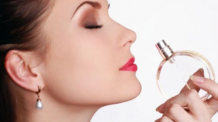 Kalian Harus Tahu! Begini Cara Pakai Parfum yang Benar - Sripoku.com