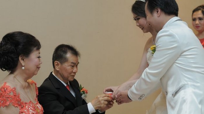 Tradisi Tea Pai Rangkaian Proses Pernikatan Adat Tionghoa - Sripoku.com