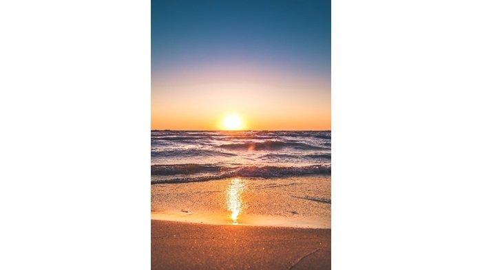 Kumpulan Foto Tema Keindahan Suasana Pantai Biru, Cocok untuk Wallpaper ...