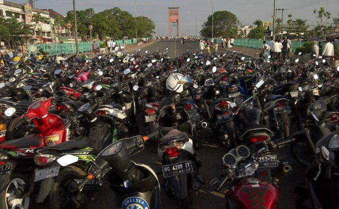 Parkir Motor Rp 10.000 - Sripoku.com