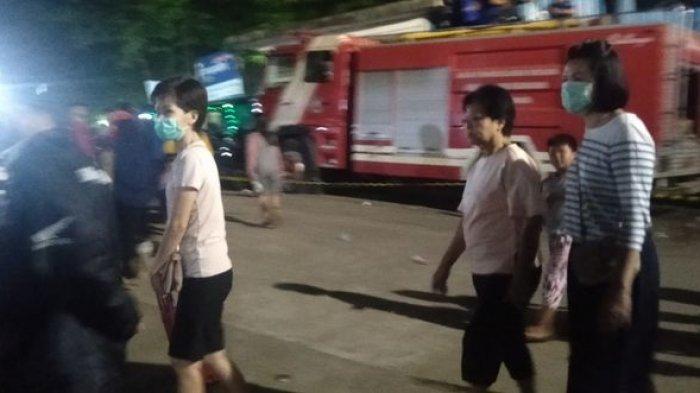 Cegah Virus Corona, Pengunjung Cap Go Meh di Pulo Kemaro Kenakan Masker ...