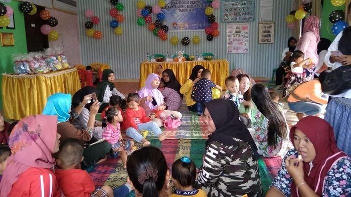 Kembangkan Posyandu, Desa Sungai Gerong Peduli Balita dan Lansia - Sripoku.com