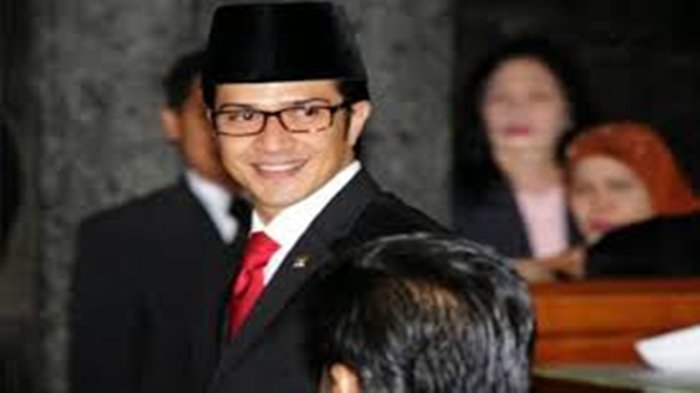 Aktor Superhero Banting Setir Jadi Anggota DPR, Dulu Kepergok Naik KRL ...