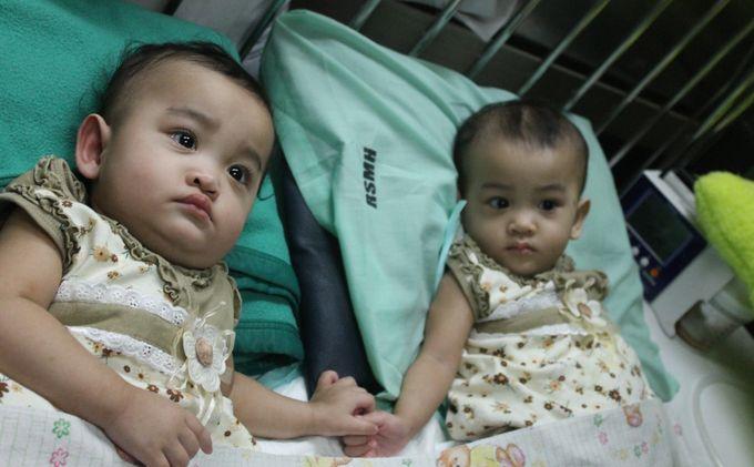 Rahma dan Rahmi Sudah Dipakaikan Celana - Sripoku.com