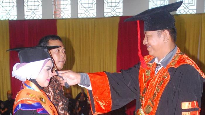 Unbara Kembali Cetak 678 Sarjana Baru - Sripoku.com