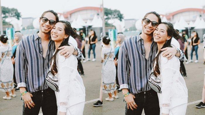 Resmi Dilamar Saat Ulang Tahun, Begini Potret Kemesraan Beauty Vlogger ...