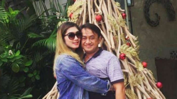 9 Artis Cantik Ini Menikah dengan Pria Lebih Tua Terpaut Puluhan Tahun ...