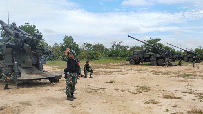 Latihan Tempur, Armed 1/SY/2 Kostrad Keluarkan Meriam dan Rocket ...
