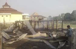 Marwati dan Putranya Terpaksa Numpang di Tetangga - Sripoku.com