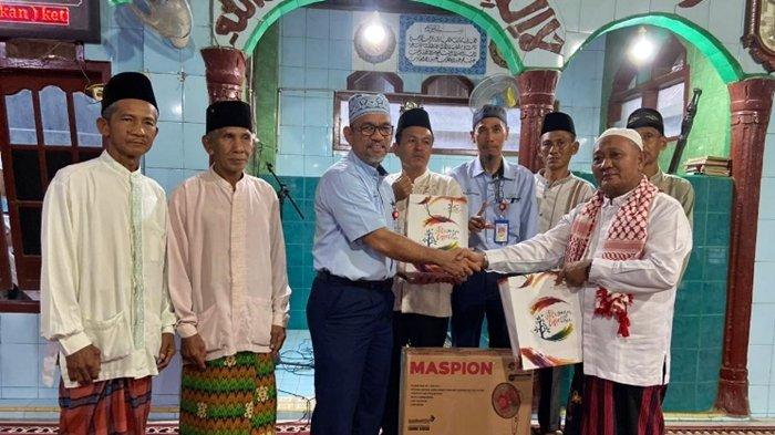 Safari Ramadan dan Simbolik Distribusi Sembako dari PT TeL - Sripoku.com