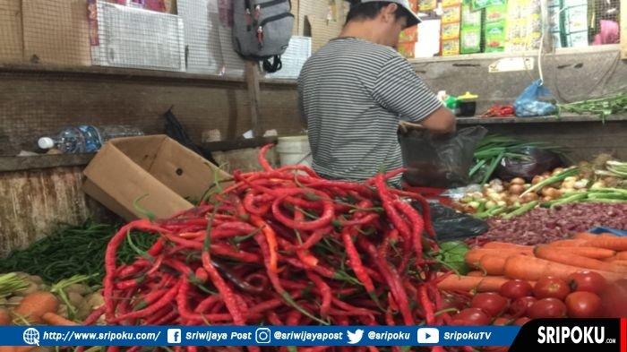 Harga Cabai Merah di Pasar Tradisional Kota Palembang Masih Tinggi, Diduga Dampak Musim Kemarau ...