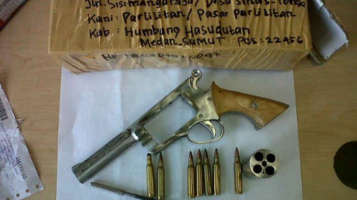 Pistol Bakal Dikirim ke Medan - Sripoku.com