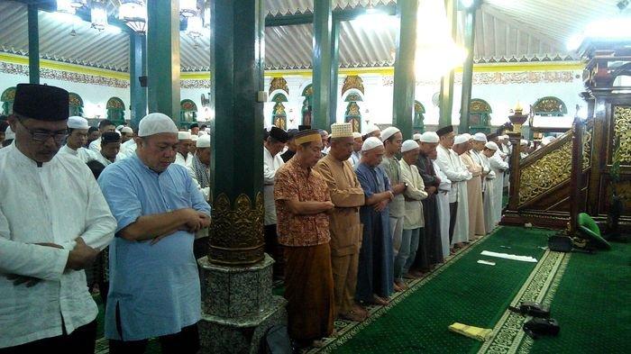 Jangan Kerjakan Sholat Isya Pada Jam Ini akan Berujung Dosa, Ini Batas ...