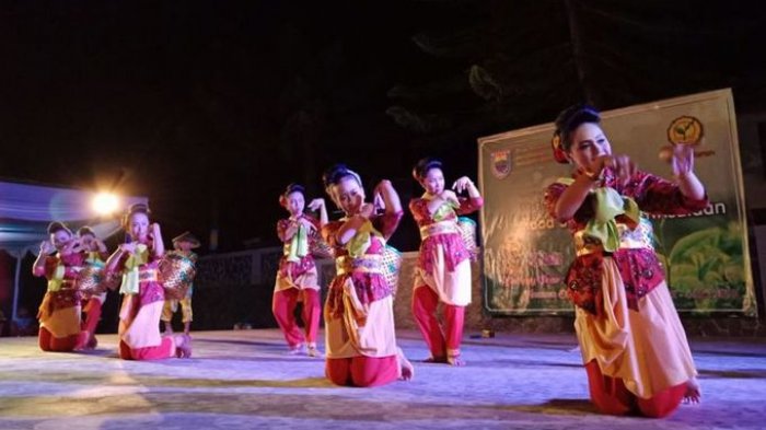 Tari Kuntulan Banyuwangi, Mulai Dikenal Saat Kesenian Hadrah Muncul ...