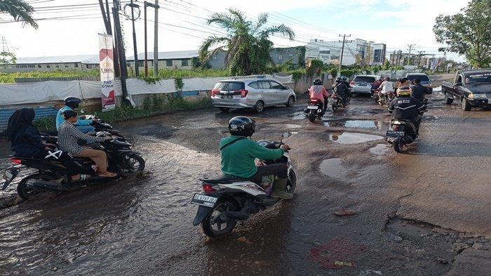'Saya Menyesal Lewat Sini' Warga Keluhkan Jalan Tegal Binangun ...