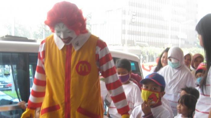 Seorang Perempuan Jepang Temukan "Material Gigi" di Hamburger McDonald ...