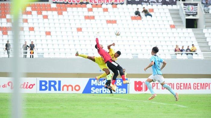 Striker Sriwijaya FC Rifaldi Bawuo Dilarikan ke RSUD BARI, Begini ...