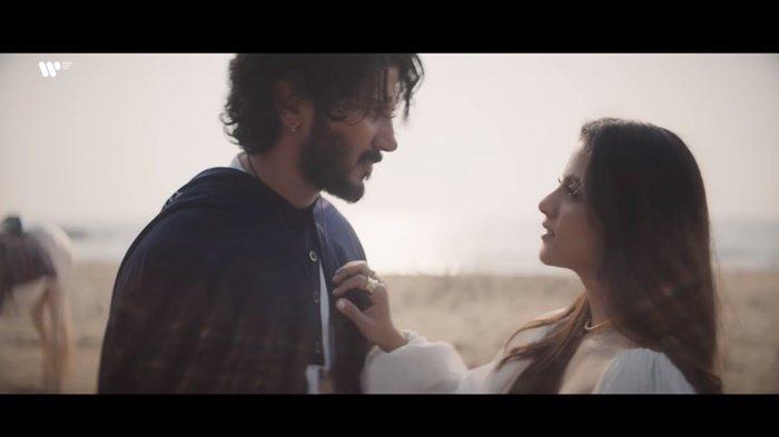 Translate Lirik Lagu Heeriye by Jasleen Royal feat Arijit Singh, Lagu ...