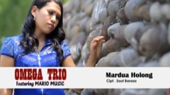 Translate Lirik Lagu Mardua Holong oleh Omega Trio & Mario Music, Lagu Batak Populer Soal ...
