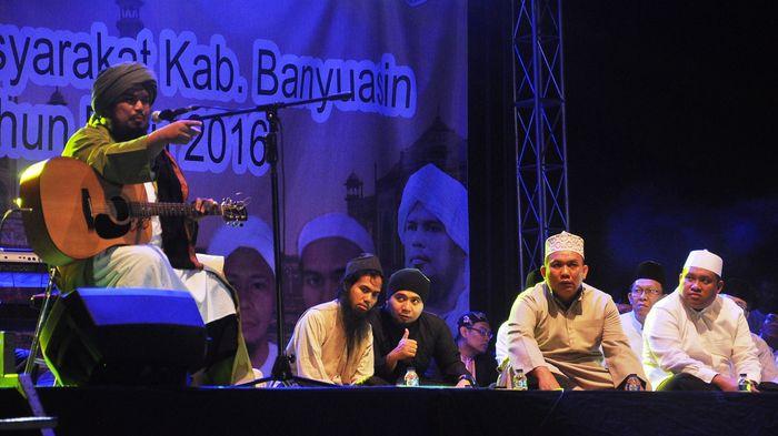 Ustad Dery: Kami Berdakwah Melalui Seni - Sripoku.com