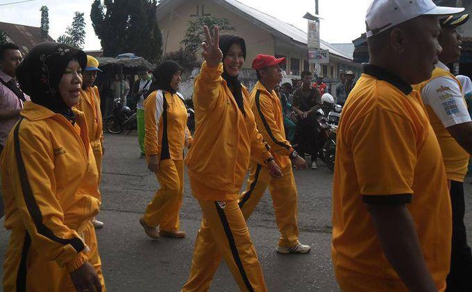 Walikota Pagaralam Ikut Lomba Gerak Jalan - Sripoku.com Walikota Pagaralam Ikut Lomba Gerak Jalan - Sripoku.com