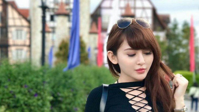 Winny Lubis Pamer Foto Liburan Pegang Anu Gede, Netizen : Mau Dong ...