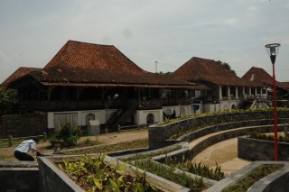 Rumah di Kampung Kapitan Nyaris Roboh - Sripoku.com