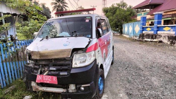 Tabrakan Maut Ambulans vs Motor di Banggai, 2 Remaja Tewas - Tribunpalu.com