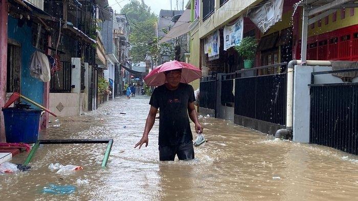 Banjir dan Longsor Terjang Kota Manado, Ribuan Warga Jadi Pengungsi, Satu orang Meninggal Dunia ...