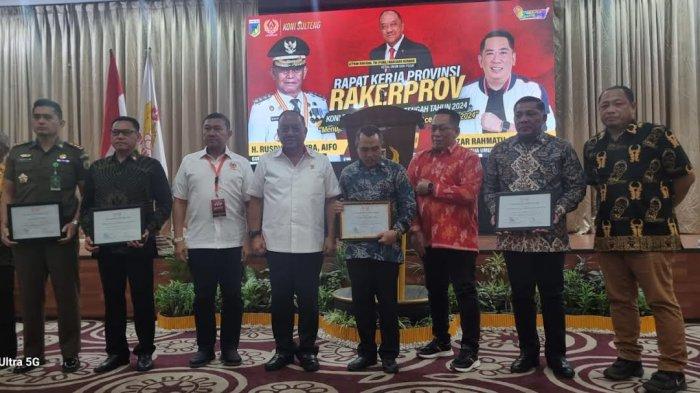 Turut Bangun Olahraga di Sulteng, Danrem 132/Tadulako Dapat Penghargaan dari KONI - Tribunpalu.com