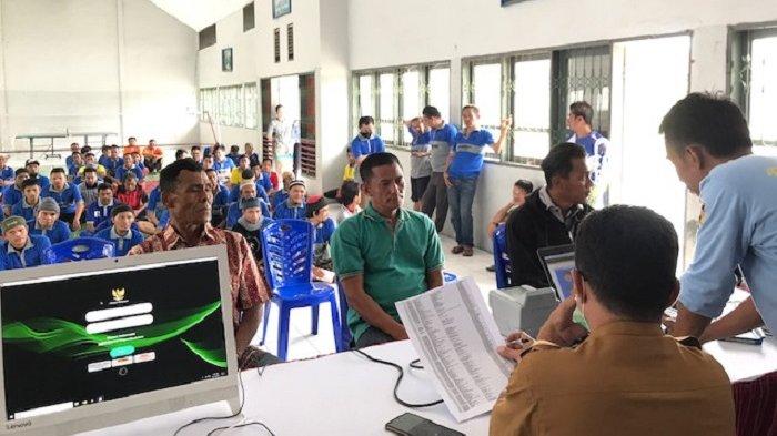 Jelang Pemilu 2024, Disdukcapil Cek Identitas dan Rekam e-KTP Warga Binaan Lapas Palu ...