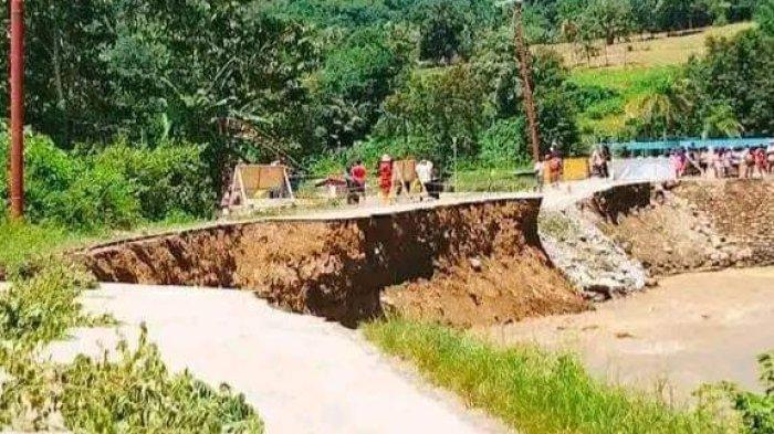 Hujan Guyur Kabupaten Sigi, Jembatan Desa Pakuli Utara Terputus ...