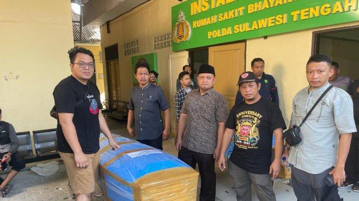 2 Jenazah Guru Pengabdian Gontor Poso Disalatkan di RS Bhayangkara ...