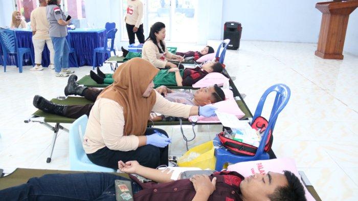 Imigrasi Banggai Ikut Kegiatan Donor Darah Jelang Peringatan HDKD Ke-78 - Tribunpalu.com
