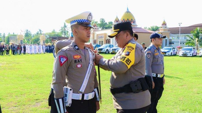 Kapolres Banggai Pimpin Apel Gelar Pasukan Operasi Keselamatan Tinombala 2024 - Tribunpalu.com