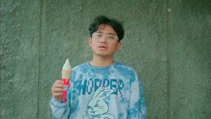 Trending di Youtube! Ini Lirik Lagu Legenda Birjon - NapKing ...