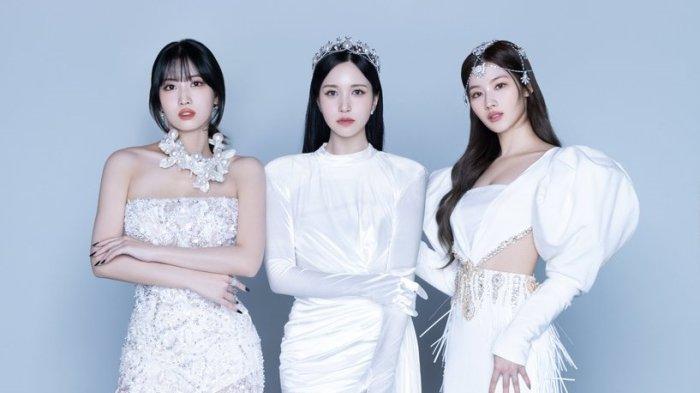 Musik Trending di Youtube! Ini Lirik Lagu Do not touch - MISAMO TWICE Lengkap Terjemahannya ...