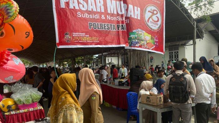 Hari Kedua Pasar Murah HUT Bhayangkara Ke-78 di Palu, Emak-emak Rebutan ...