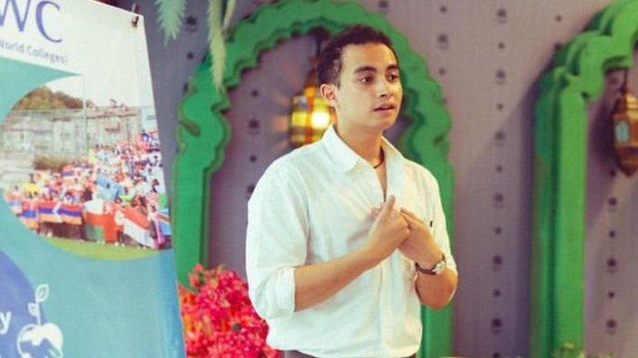 Profil Omara Esteghlal, Aktor Muda sekaligus Pacar Prilly Latuconsina - Tribunpalu.com