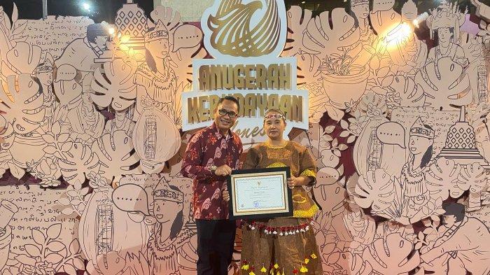 Pelestari Pengetahuan Tradisi dan Adat Suku Kulawi Sigi Terima ...