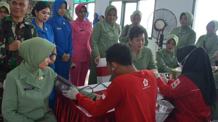 Persit Chandra Kirana Koorcab Rem 132 Donor Darah Gaungkan Isu Kepedulian pada Sesama ...