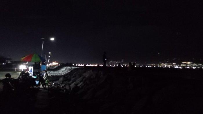 Pantai Kampung Nelayan Palu Jadi Lokasi Nongkrong Anak Muda di Malam ...