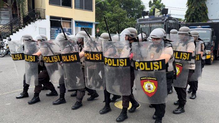 Anggota Samapta Poles Kemampuan Dalmas Hadapi Pilkada Banggai 2024 ...