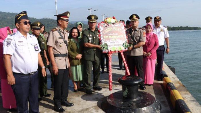 Polres Morowali Upacara Tabur Bunga Kenang Jasa Pahlawan Jelang HUT Bhayangkara Ke-78 ...