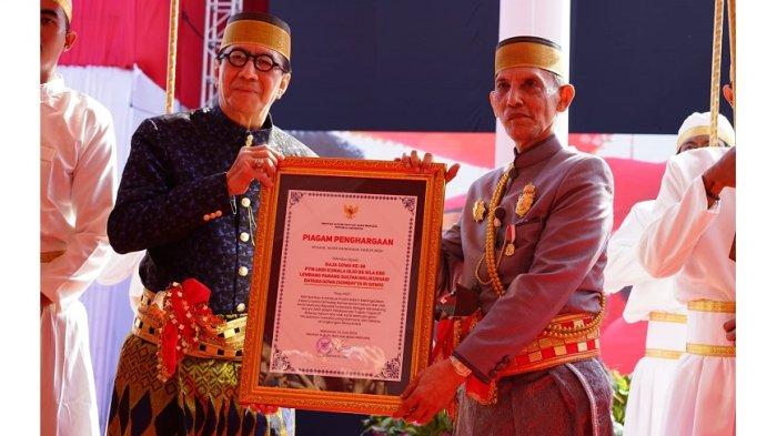 Menkumham Terima Gelar Adat Bangsawan Kerajaan Gowa, Ini Kata Kakanwil ...