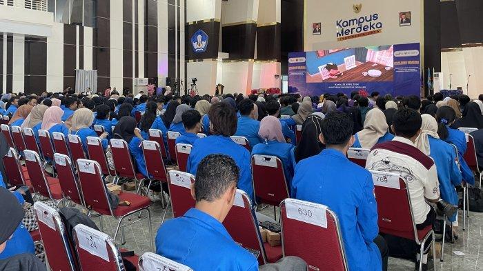 Ratusan Mahasiswa Kota Palu Ikuti Kuliah Umum Transformasi Industri di ...