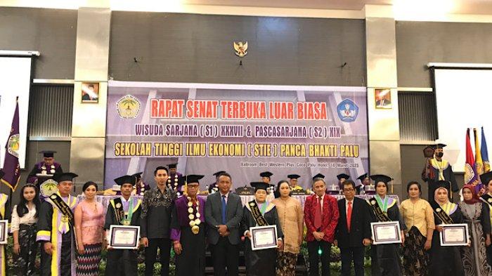 9 Daftar Wisudawan Terbaik STIE Panca Bhakti Palu Periode Maret 2023 - Tribunpalu.com