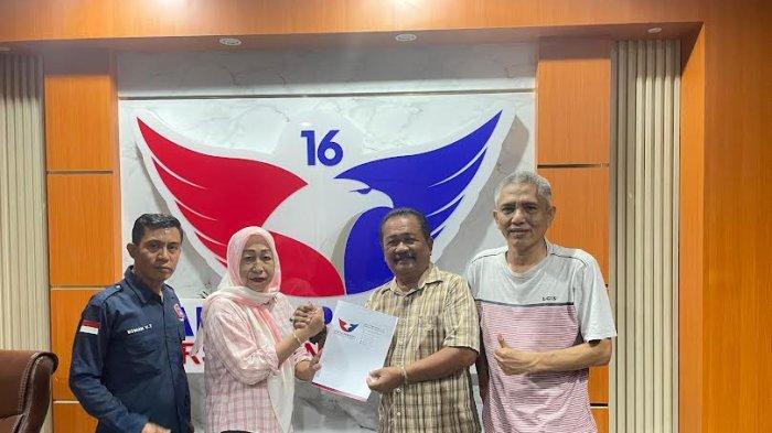 Saadon Lawira Ambil Formulir Wakil Bupati Poso dan Parigi Moutong di ...