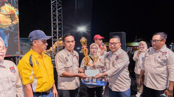 Ajang Kreativitas Masyarakat, Desa Polo Banggai Raih Piala Bergilir Bunta Expo 2024 - Tribunpalu.com
